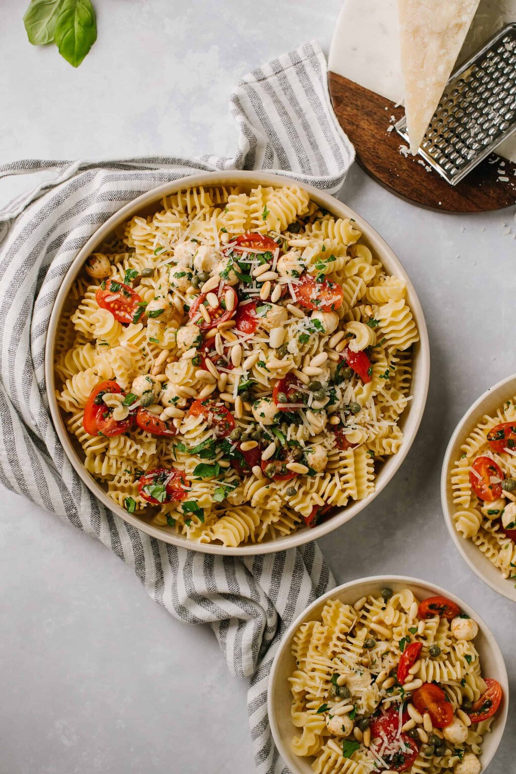 Easy Bruschetta Pasta Recipe (Fresh Tomato Sauce) | Baked Bree